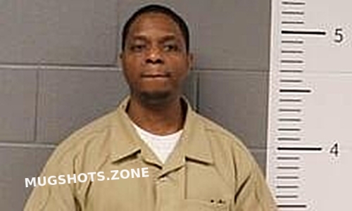 DAVIS CEDRIC 05/08/2025 - St. Clair County Mugshots Zone
