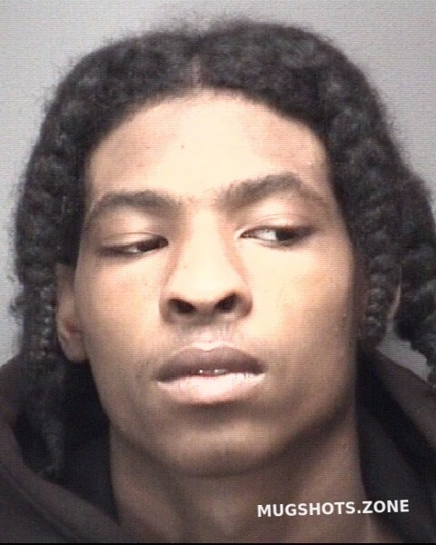 SAUNDERS JAQUAN MALIK 03/30/2022 - Suffolk Mugshots Zone