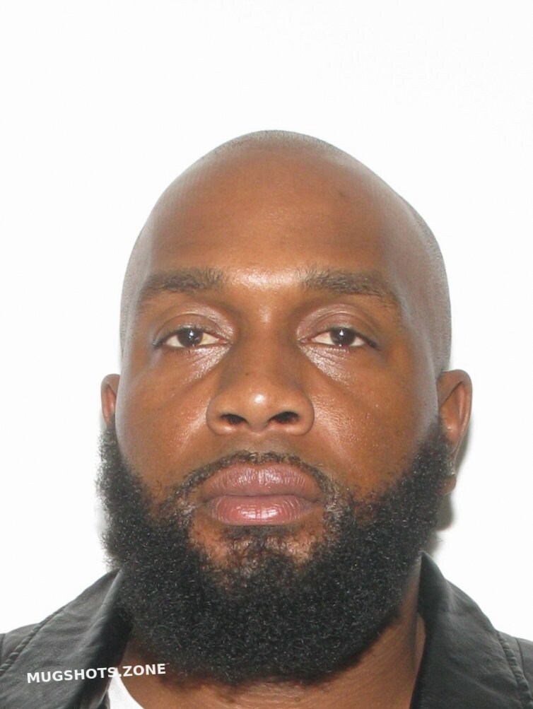 ROBINSON TRAVIS LAMONT 08/30/2022 - Suffolk Mugshots Zone