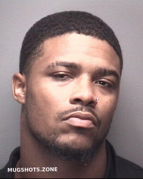 SMITH ALBERT TRAYVON 10/03/2022 - Suffolk Mugshots Zone