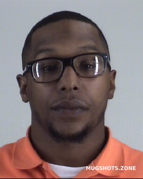 GILSTRAP WARREN RASHAD 10/27/2022 - Tarrant County Mugshots Zone