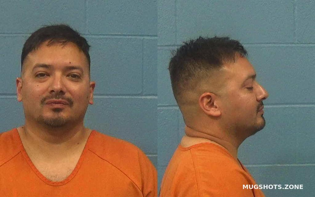 LOPEZ JOEL MOSES 05/15/2023 - Williamson County Mugshots Zone