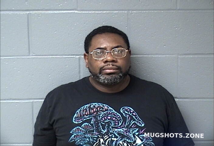 COOK MARCUS D 04/22/2025 - Woodford County Mugshots Zone